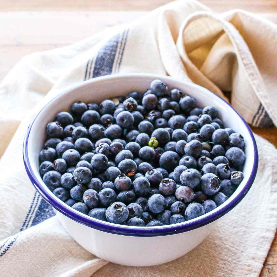 How to Use Blueberries in the Kitchen - Sharon Palmer, The Plant ...
